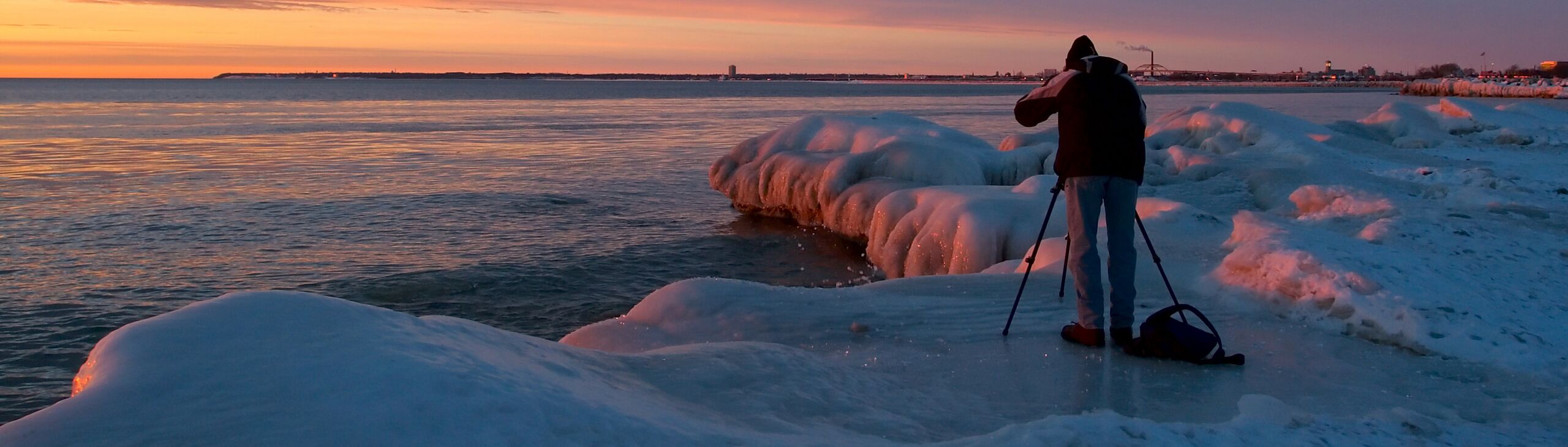 Filming and taking photos in public places: an explainer - Wikimedia ...